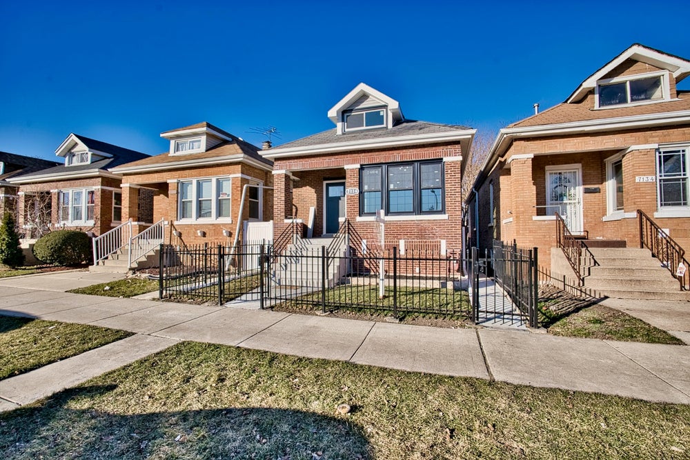 7136 S Oakley Avenue, Chicago, IL 60636 - MLS# 11983761 - Coldwell Banker