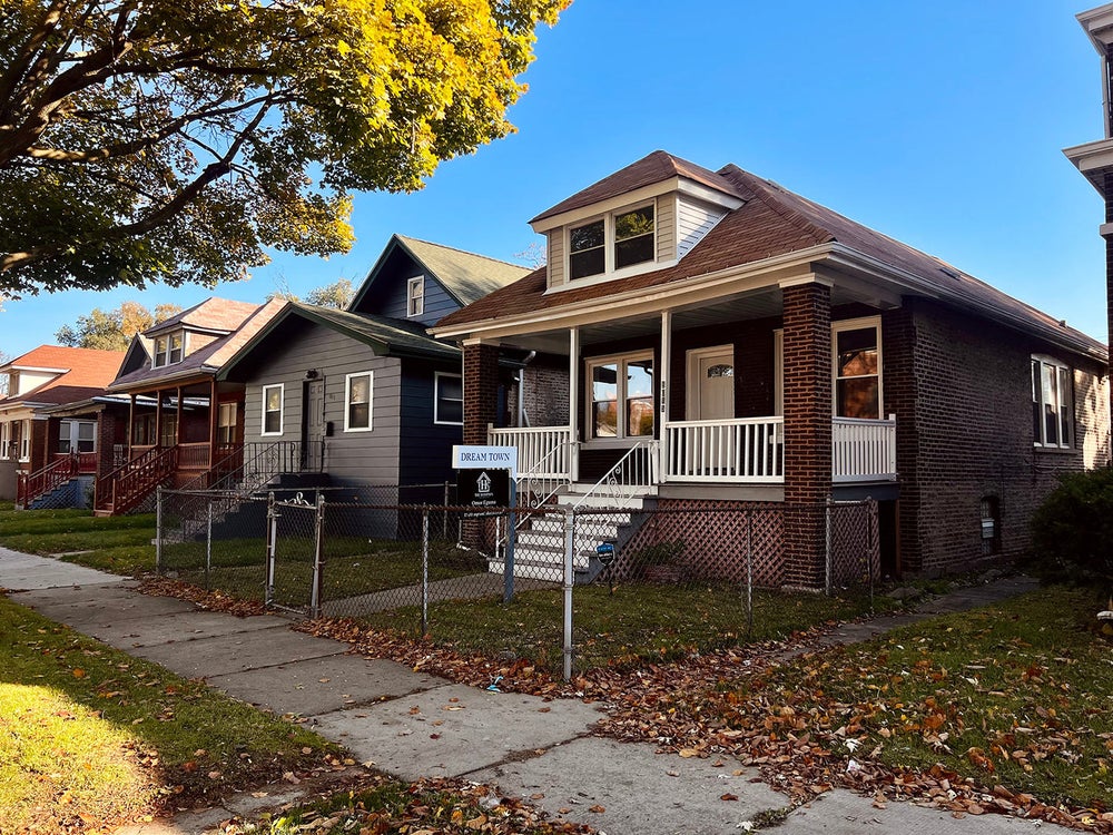 8015 S Ridgeland Avenue, Chicago, IL 60617 - MLS# 12015267 - Coldwell ...