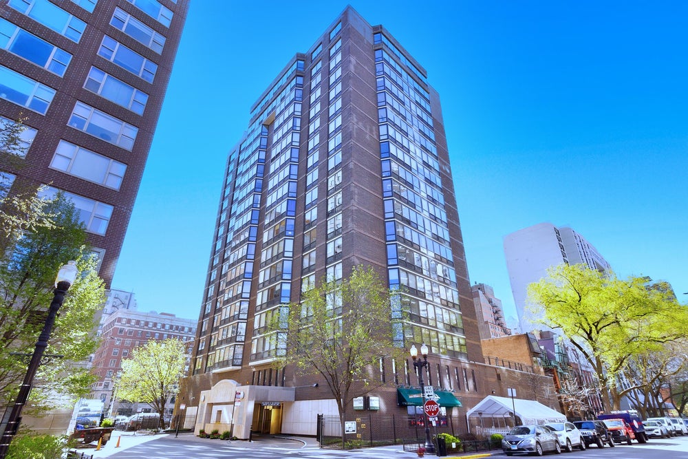 21 W Goethe Street #12B, Chicago, IL 60610 - MLS# 12051520 - Coldwell ...