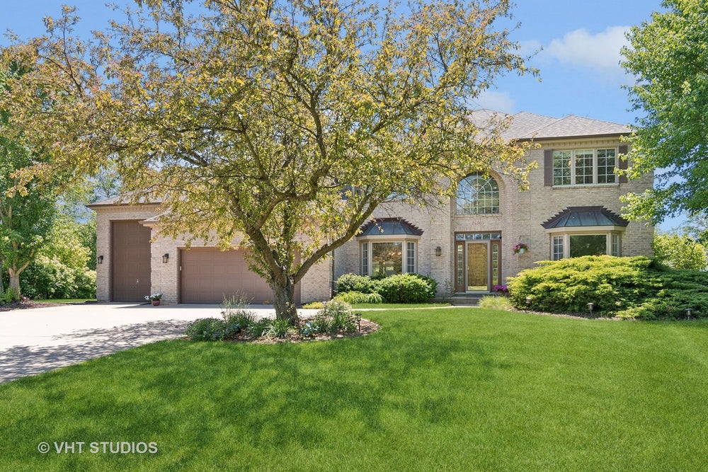 24365 Woodhall Court, Naperville, IL 60564 - MLS# 12067057 - Coldwell ...