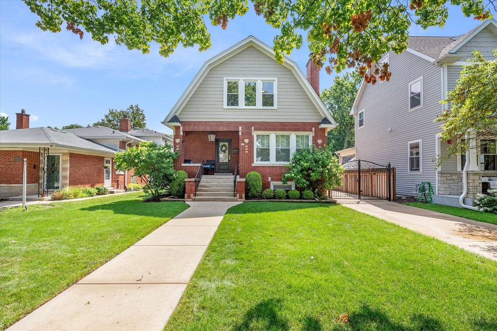 541 N Stone Avenue, La Grange Park, IL 60526 - MLS# 12076463 - Coldwell ...