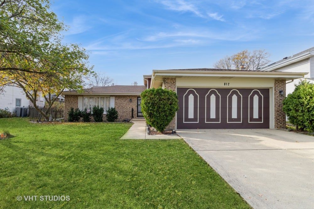 812 Cherry Drive, Schaumburg, IL 60194 - MLS# 12197114 - Coldwell Banker