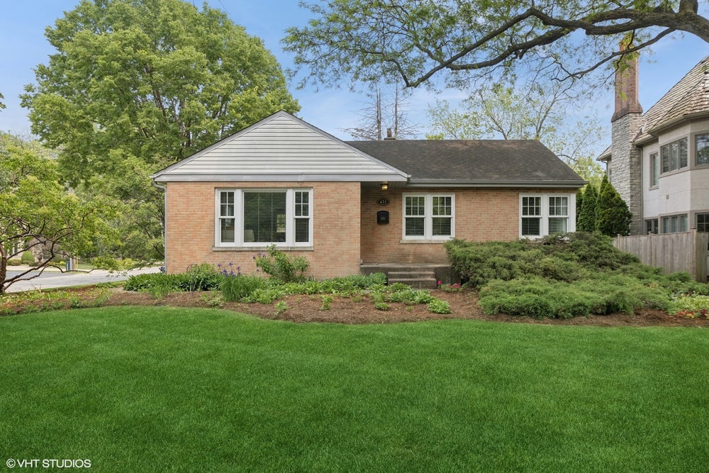 625 N County Line Road, Hinsdale, IL 60521 - MLS# 12327664 - Coldwell ...