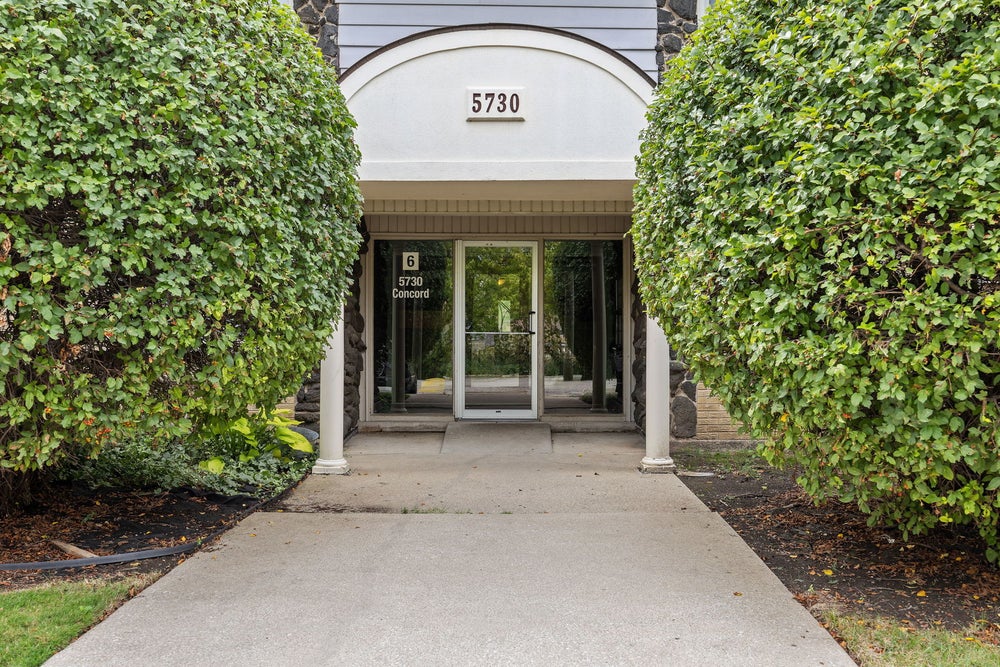 5730 Concord Lane #7, Clarendon Hills, IL 60514 - MLS# 12387361 ...