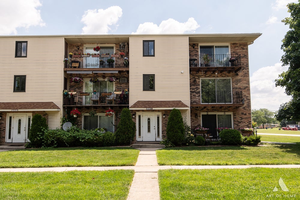 8049 Beloit Avenue #2C, Bridgeview, IL 60455 - MLS# 12407426 - Coldwell ...
