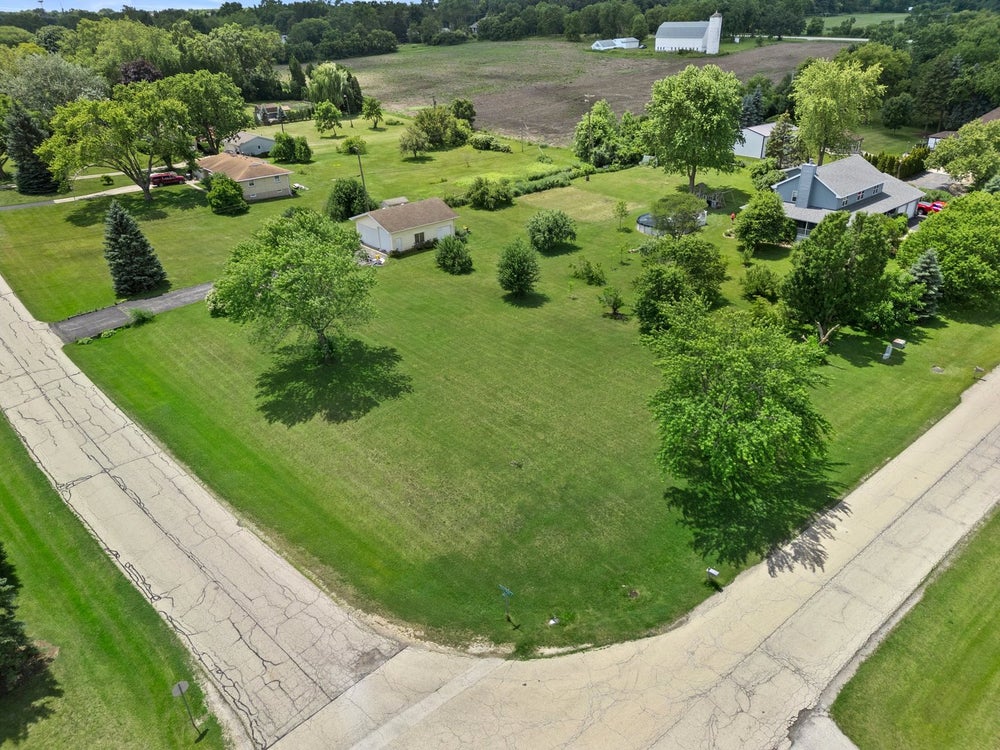 2968 Valley View Road, Wadsworth, IL 60031 - MLS# 12411736 - Coldwell ...