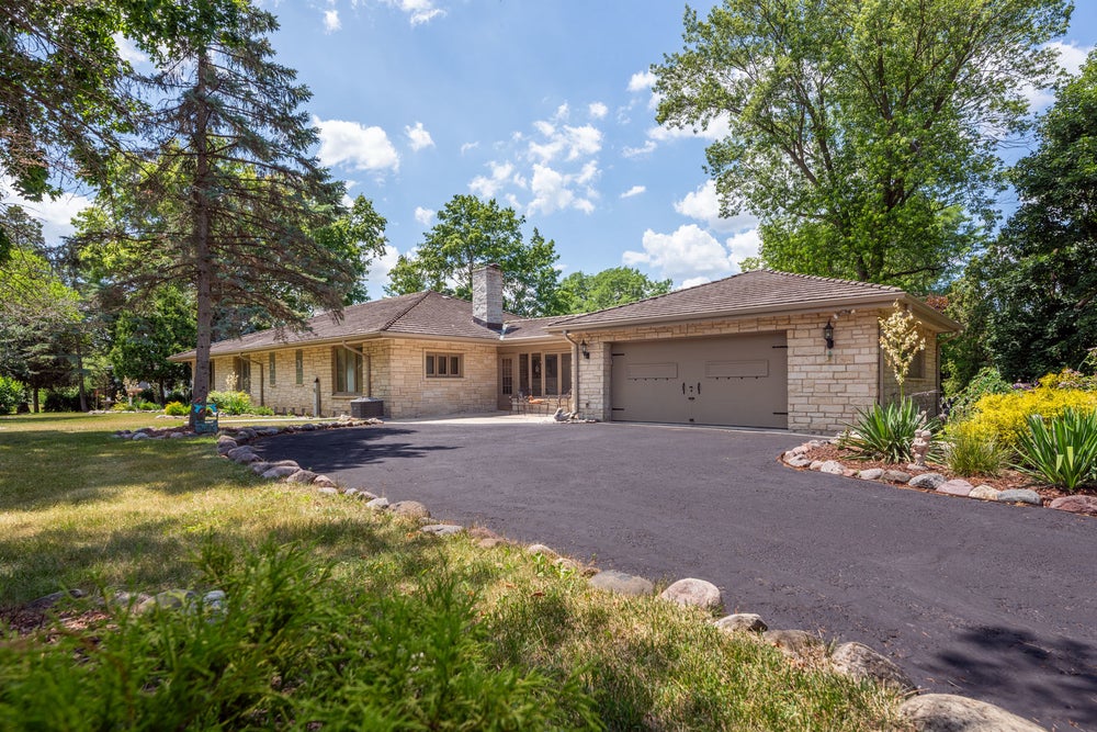 1090 Roselle Road, Inverness, IL 60067 - MLS# 12415251 - Coldwell Banker