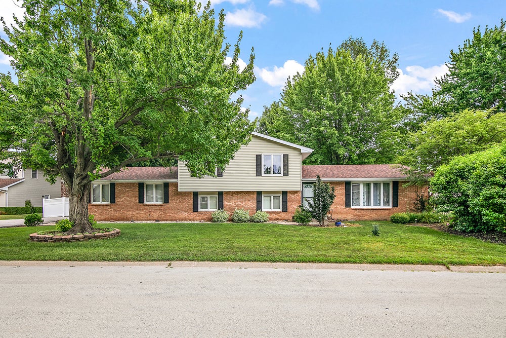 160 Nottingham Lane, Bourbonnais, IL 60914 - MLS# 12422088 - Coldwell ...