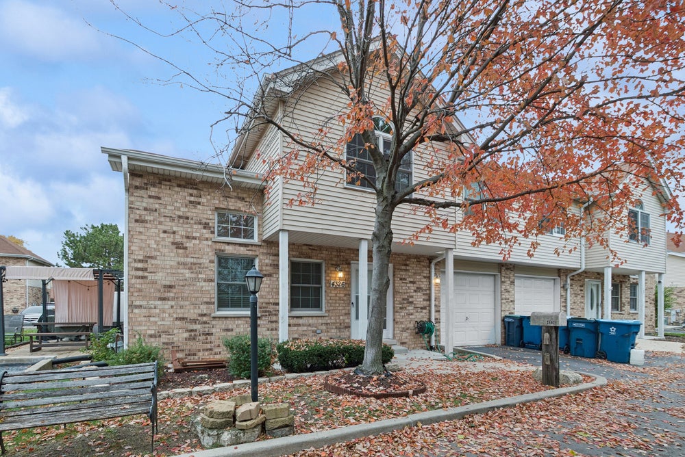 4326 W Emerald Way Street, Alsip, IL 60803 - MLS# 12494730 - Coldwell ...