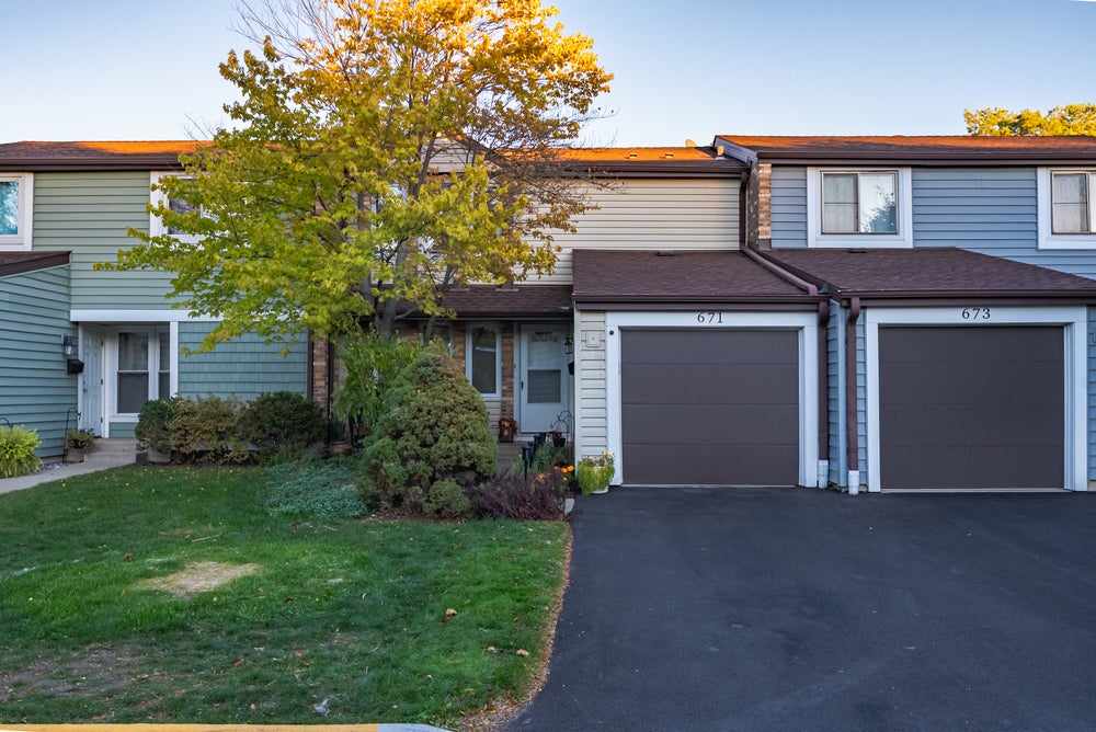 671 Cedarwood Court, Wheeling, IL 60090 - MLS# 12501580 - Coldwell Banker