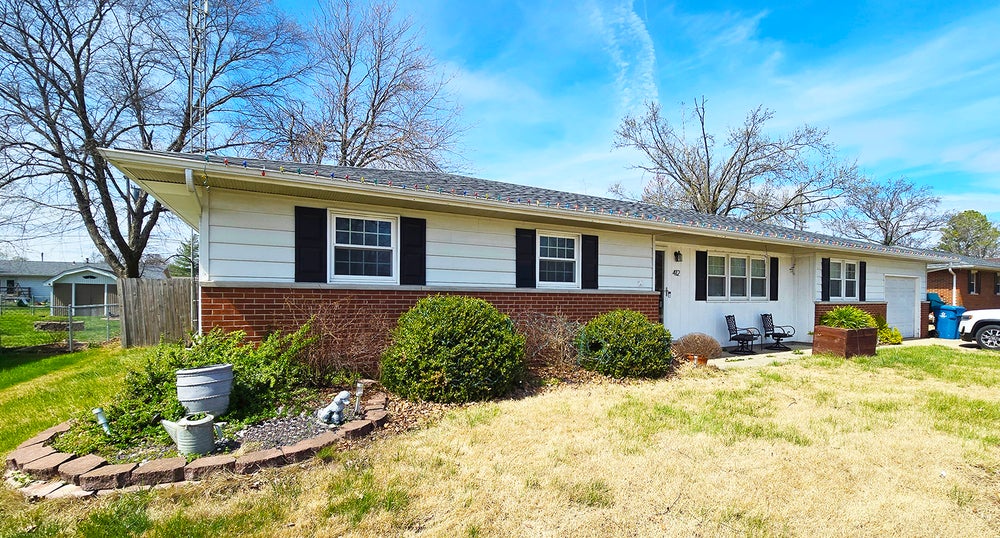 412 Sunset Drive, Centralia, IL 62801 - MLS# 12579295 - Coldwell Banker