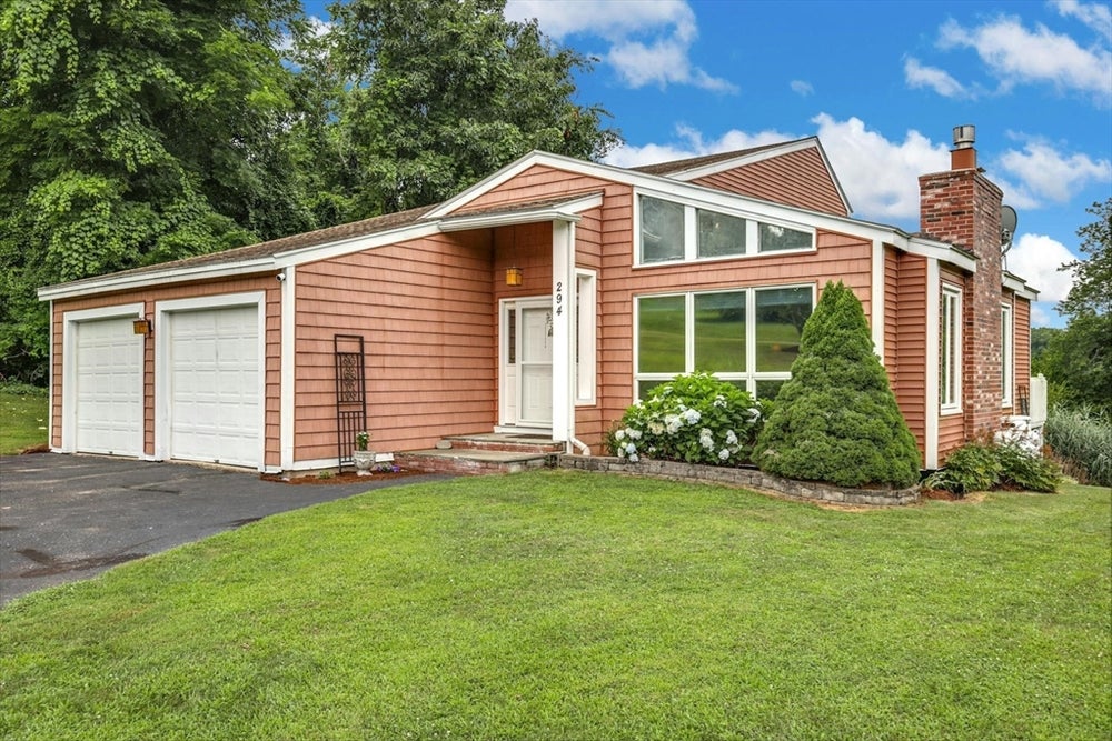 294 Main Street, Clinton, MA 01510 - MLS# 73270068 - Coldwell Banker