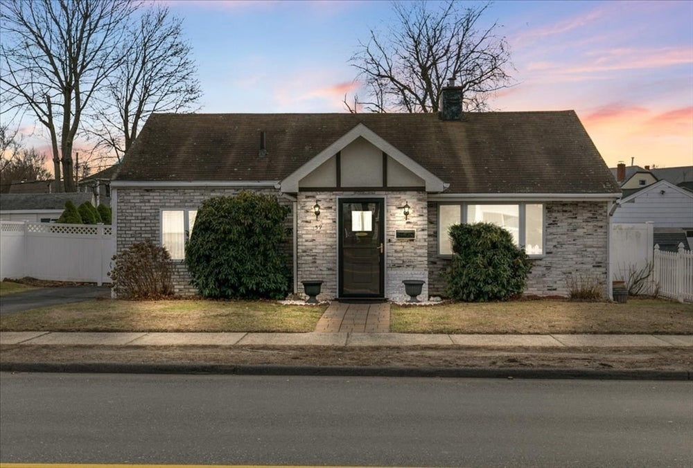 59 Ballard St, Saugus, MA 01906 - MLS# 73347820 - Coldwell Banker