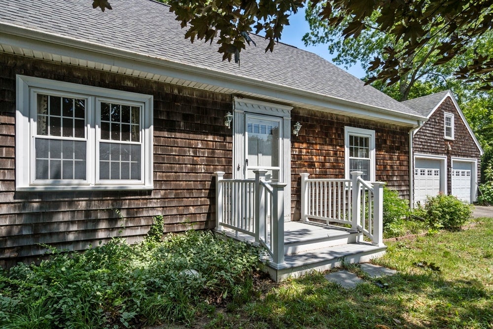 554 Berkley, Berkley, MA 02779 - MLS# 73397605 - Coldwell Banker