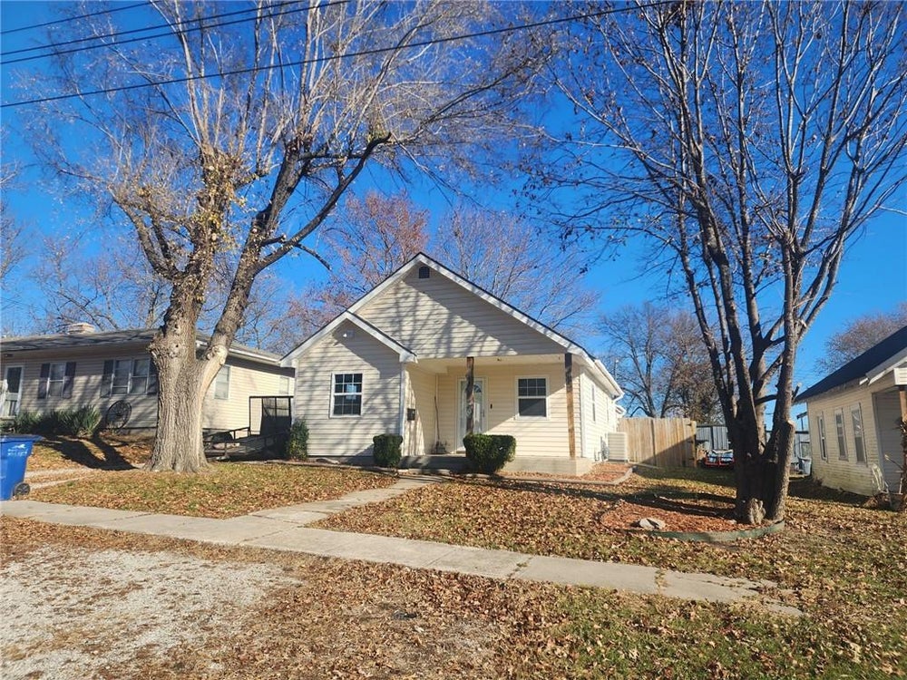 709 S Daviess Street, Gallatin, MO 64640 - MLS# 2464314 - Coldwell Banker