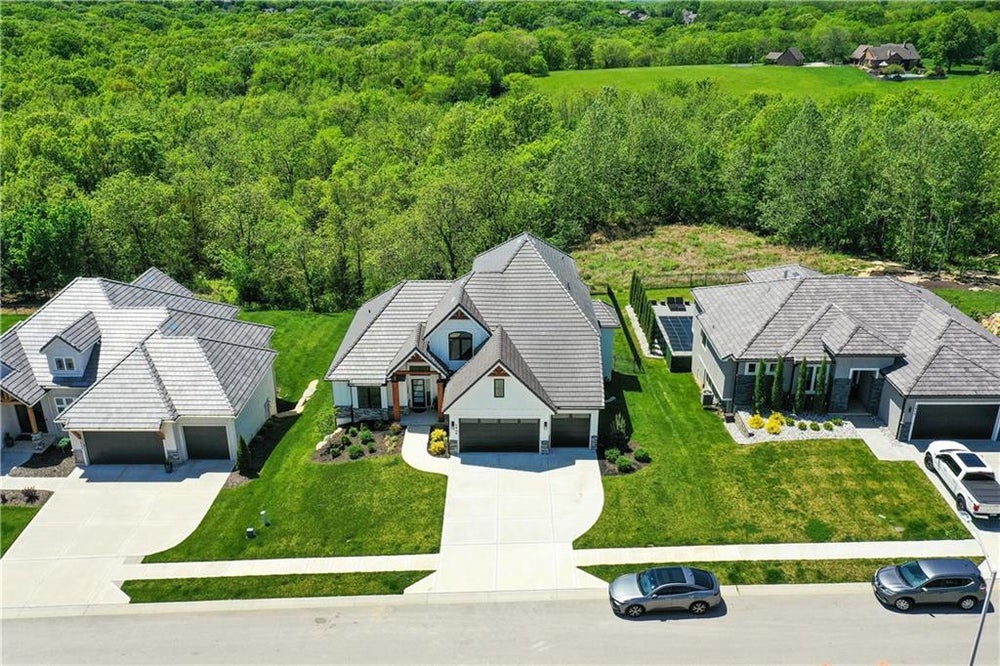 5908 N Lucerne Avenue, Kansas City, MO 64151 - MLS# 2486683 - Coldwell ...