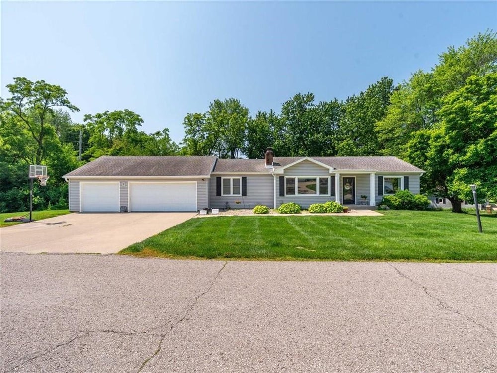 2 Ridgeland Road, Country Club, MO 64505 - MLS# 2555961 - Coldwell Banker