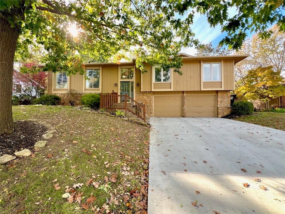 3129 Ranger Drive, Lawrence, KS 66049 - MLS# 2585102 - Coldwell Banker