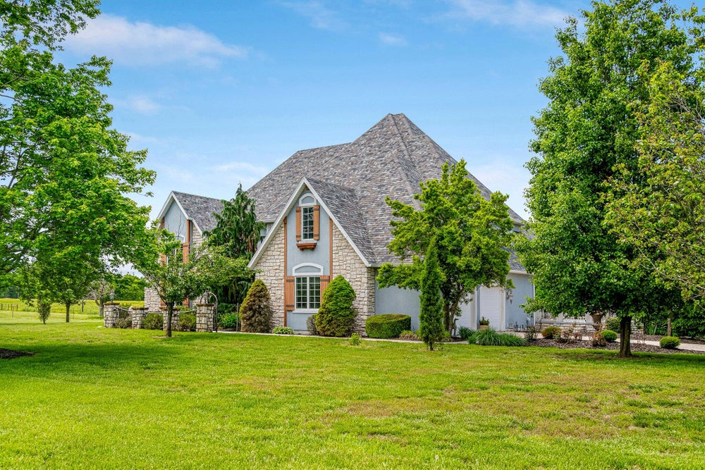 9041 N Country Manor Lane, Fair Grove, MO 65648 - MLS# 60290028 ...