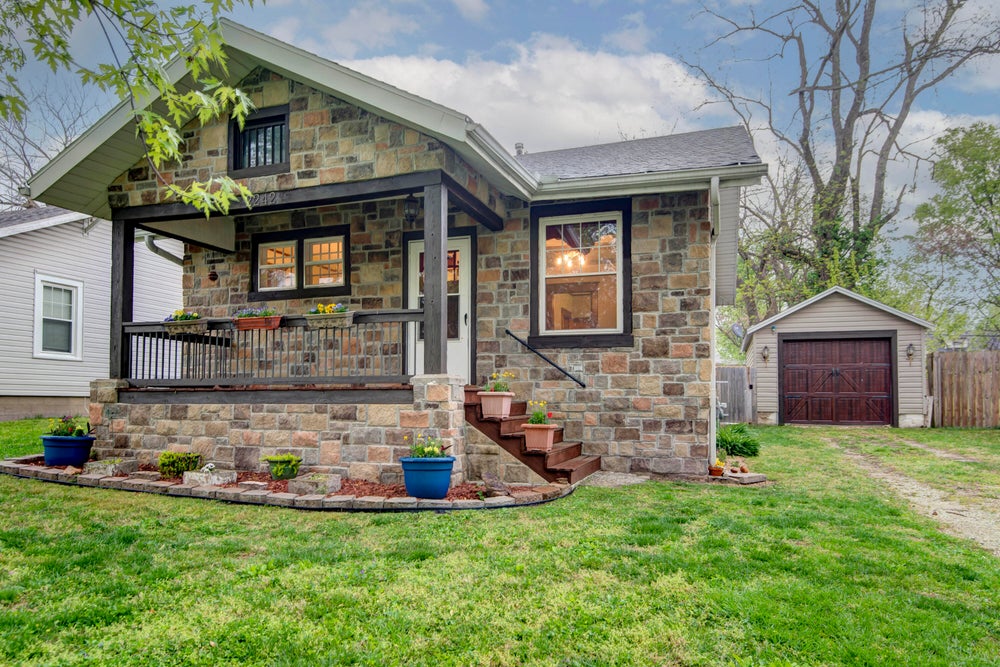 2242 N Johnston Avenue, Springfield, MO 65803 - MLS# 60292422 ...