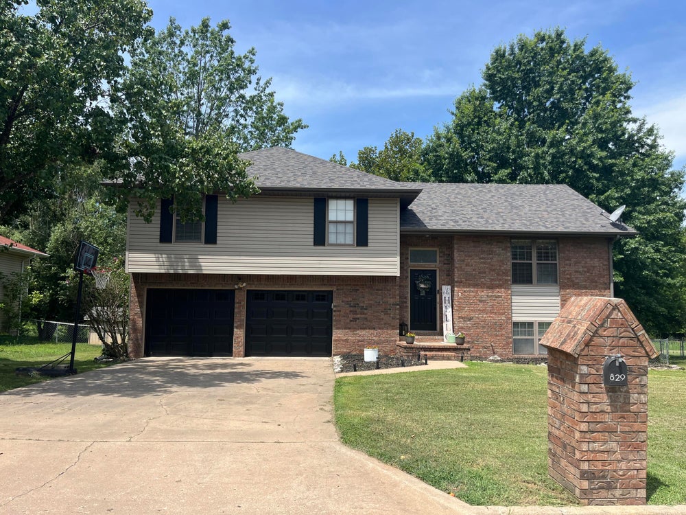 829 Rosemary Avenue, Aurora, MO 65605 - MLS# 60300160 - Coldwell Banker