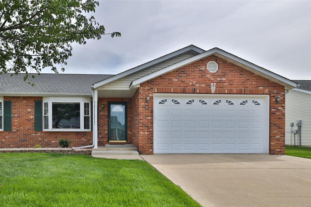 87 Parkside Drive, Bethalto, IL 62010 - MLS# 24022803 - Coldwell Banker