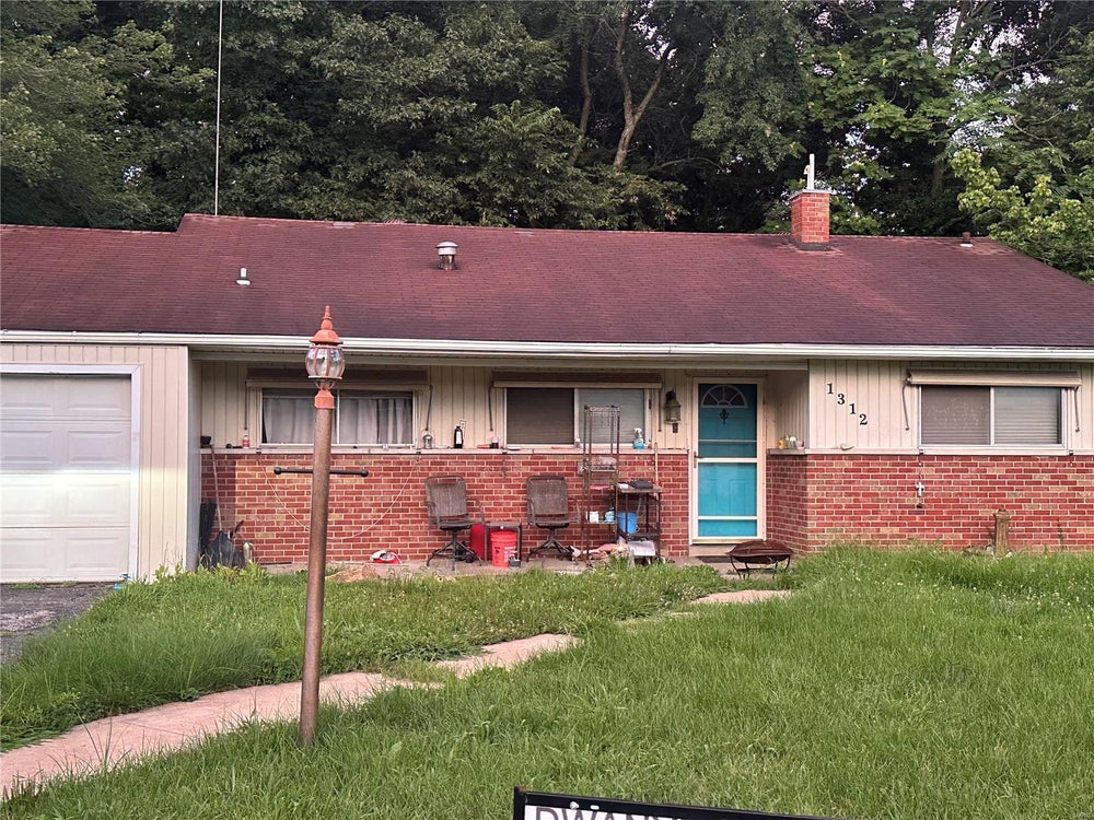 1312 Leona Drive, Fairview Heights, IL 62208 - MLS# 24048298 - Coldwell ...
