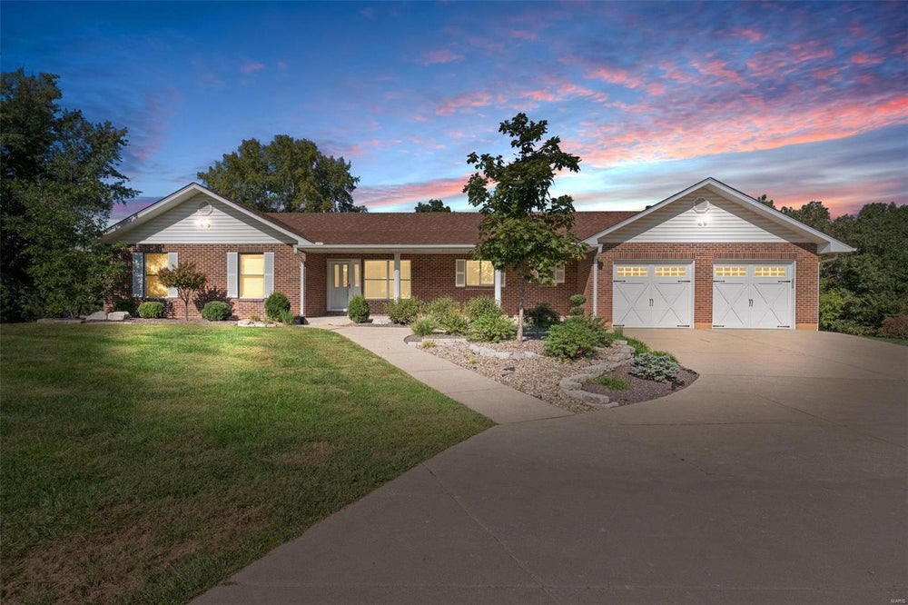 33 Mar Len Drive, Defiance, MO 63341 - MLS# 24058103 - Coldwell Banker