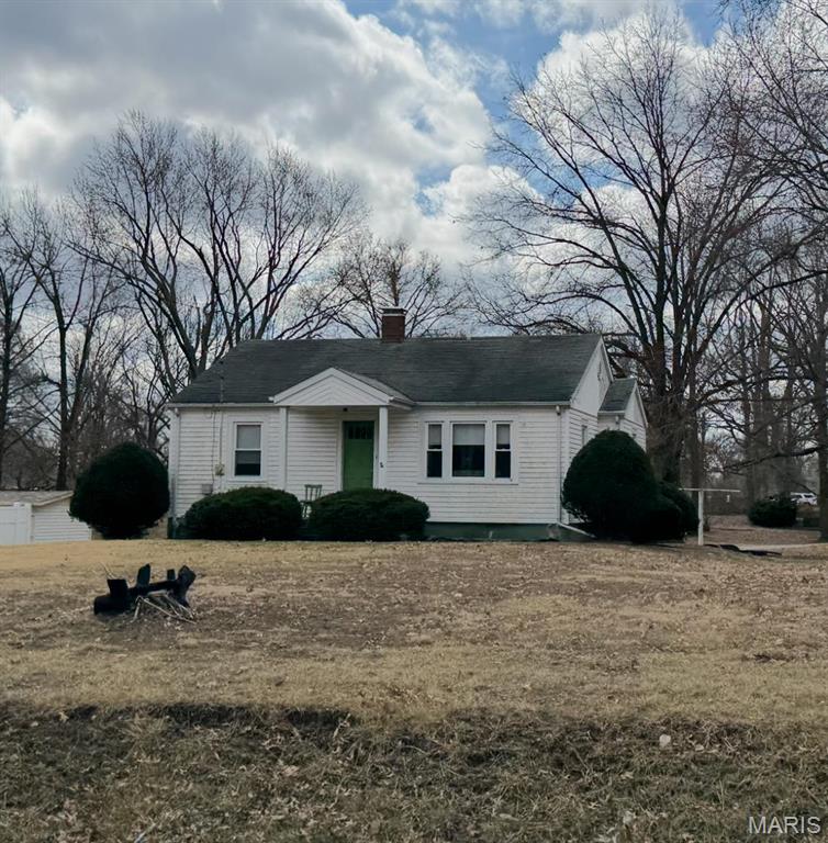 8 Ridge Road, Centralia, IL 62801 - MLS# 25012847 - Coldwell Banker