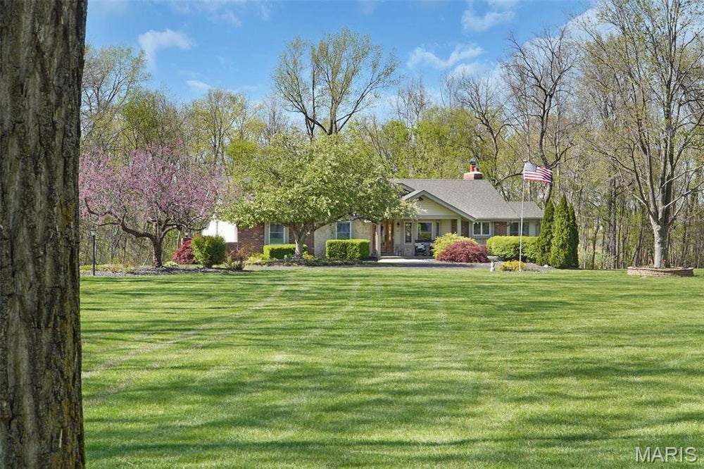 110 Turtle Rock Court, St Charles, MO 63304 - MLS# 25019709 - Coldwell Banker