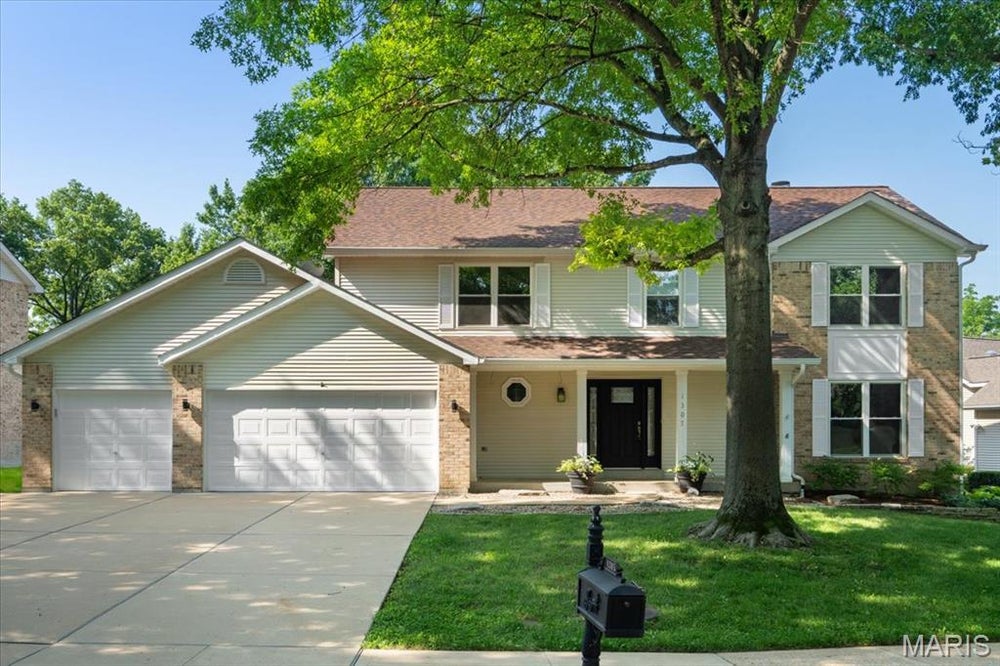 1305 Montevale Court, Fenton, MO 63026 - MLS# 25036416 - Coldwell Banker