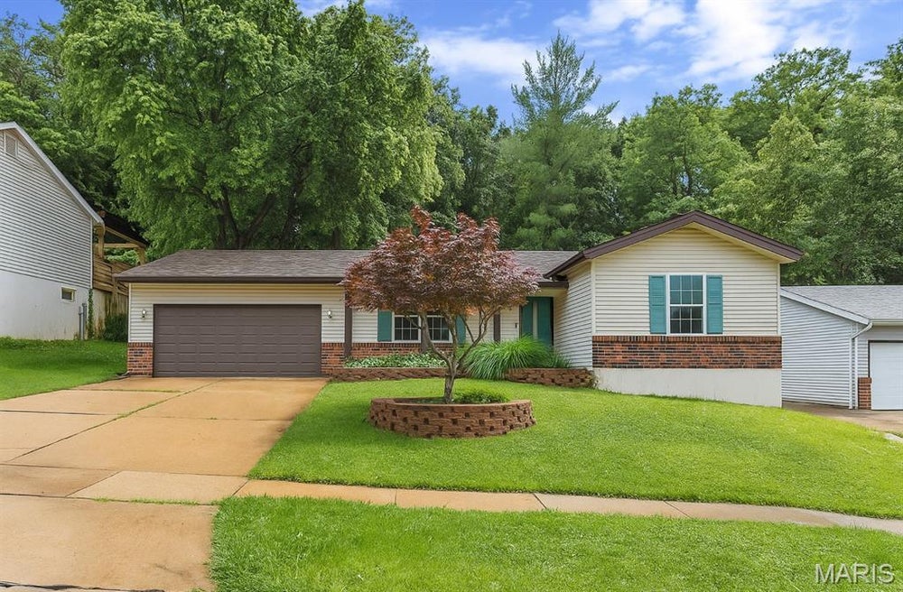 1249 Green Knoll Drive, Fenton, MO 63026 - MLS# 25041583 - Coldwell Banker