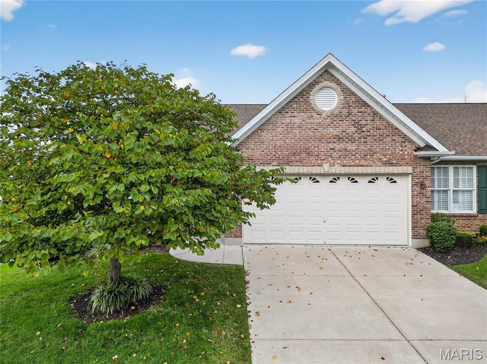 239 Crystal Ridge Drive, O'Fallon, MO 63366 - MLS# 25065443 - Coldwell ...