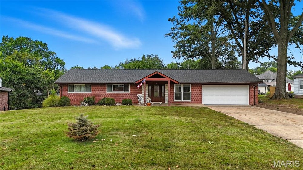 5445 Mild Drive, St Louis, MO 63129 - MLS# 25065881 - Coldwell Banker