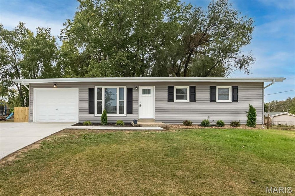 213 Viewpoint Lane, O'Fallon, MO 63366 - MLS# 25069888 - Coldwell Banker