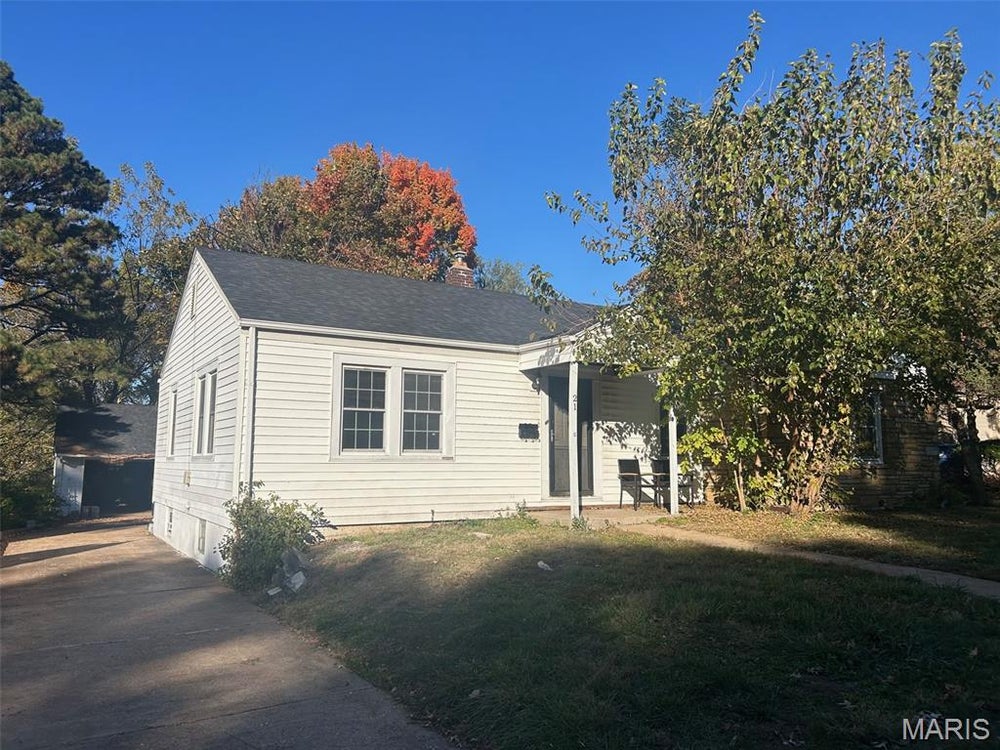 21 Jean Drive, Florissant, MO 63031 - MLS# 25075087 - Coldwell Banker