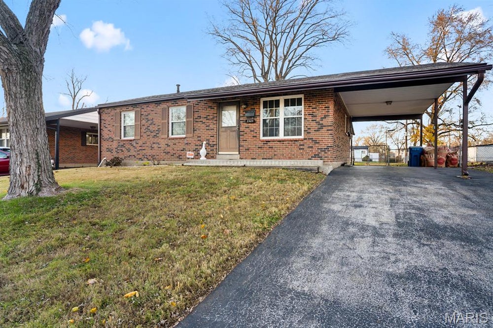 2565 Morningside Drive, Florissant, MO 63031 - MLS# 25078892 - Coldwell ...