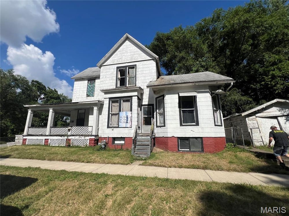 1103 E Prairie Street, Decatur, IL 62521 - MLS# 25079255 - Coldwell Banker