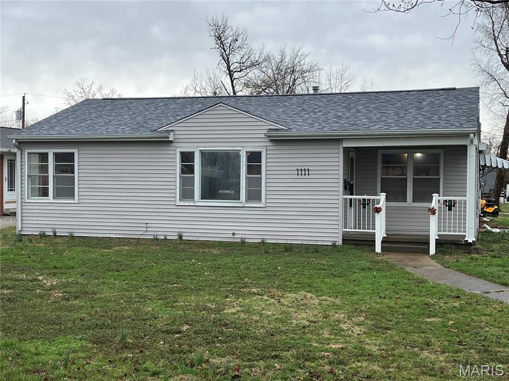 1111 Mulliken Street, Carlyle, IL 62231 - MLS# 26013143 - Coldwell Banker