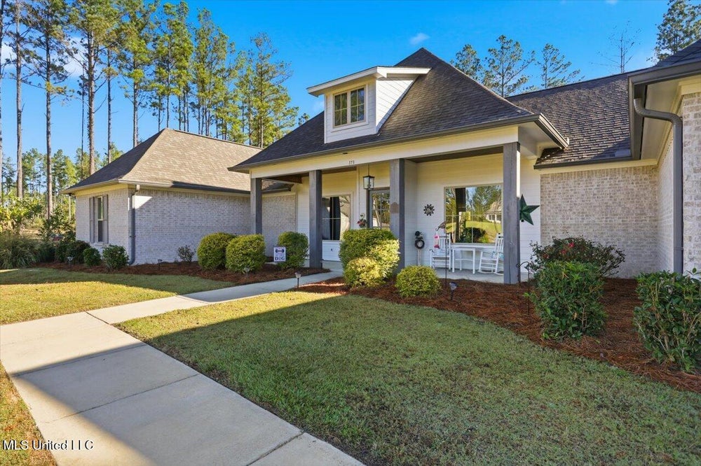 173 Fallen Oaks Drive, Brandon, MS 39047 - MLS# 4130982 - Coldwell Banker