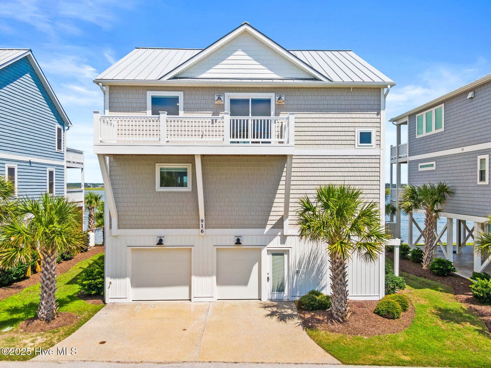 916 Bumble Bee Lane, Topsail Beach, NC 28445 - MLS# 100518577 ...