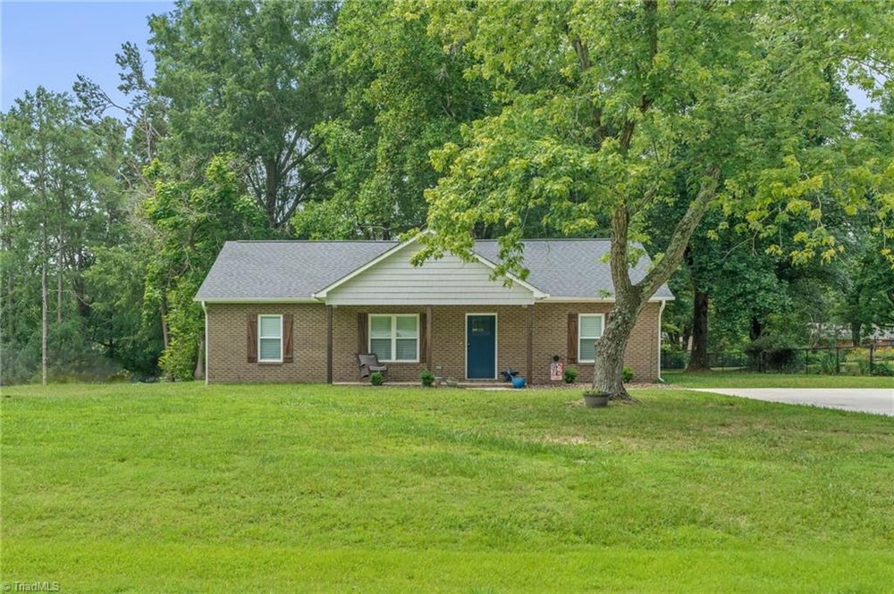 3847 Arbor Drive, Trinity, NC 27370 - MLS# 1112012 - Coldwell Banker