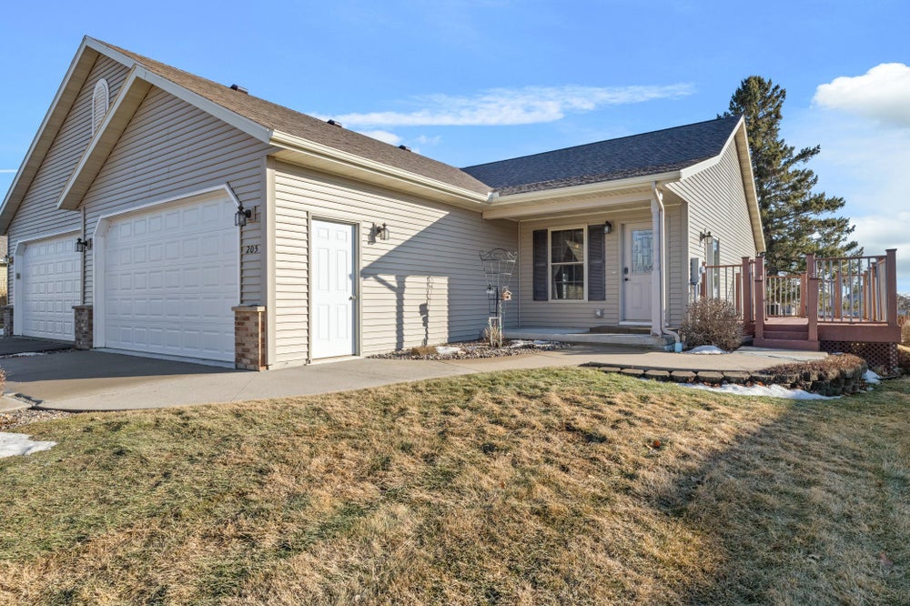205 Park Drive, Lewiston, MN 55952 - MLS# 7032127 - Coldwell Banker