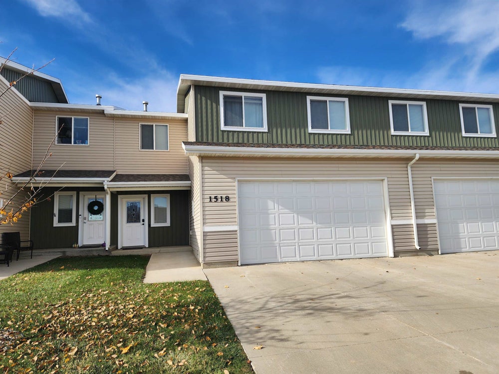 1518 35th Ave SE, Minot, ND 58701 - MLS# 251802 - Coldwell Banker