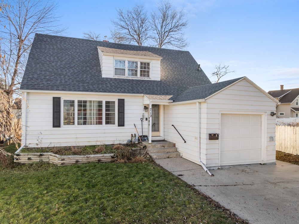 712 Normals St, Minot, ND 58703-2257 - MLS# 251812 - Coldwell Banker