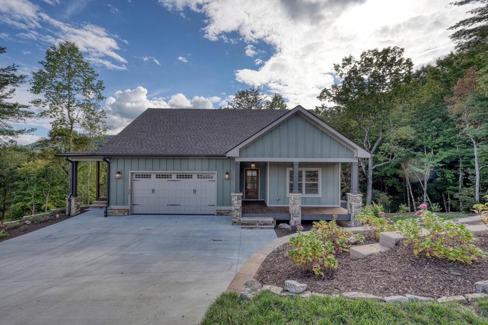 529 Ivy Log Heights Road, Young Harris, GA 30582 - MLS# 409492 ...