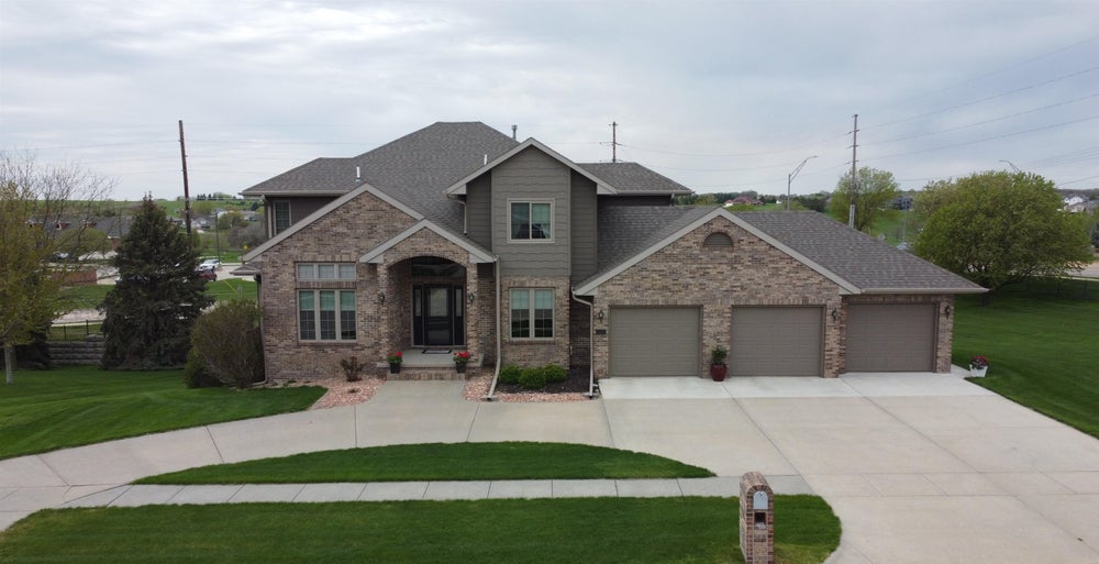 1213 Bel Ridge Rd, Norfolk, NE 68701 - MLS# 240300 - Coldwell Banker