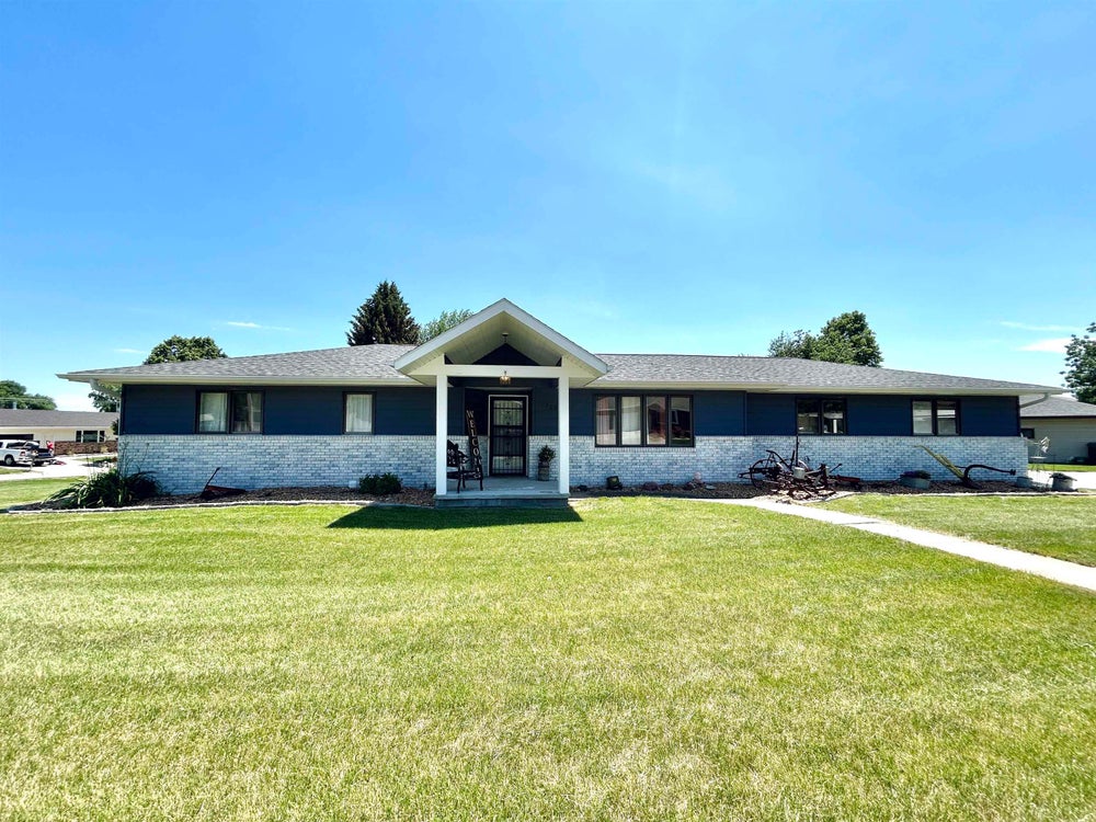 1708 W Berry Hill Dr, Norfolk, NE 68701 - MLS# 240415 - Coldwell Banker