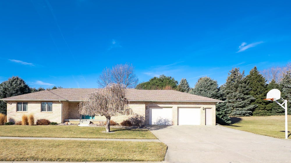 1009 N 36th Street, Norfolk, NE 68701 - MLS# 250077 - Coldwell Banker