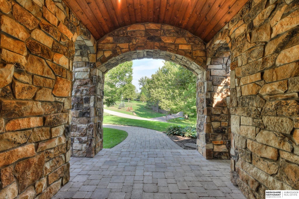 Stone Arch Real Estate